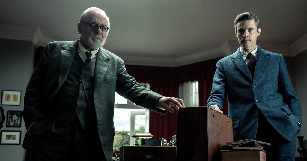 First look at Anthony Hopkins and Matthew Goode in ‘Freud’s Last ...