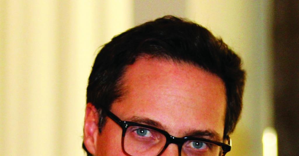 Studio building | Features | Screen