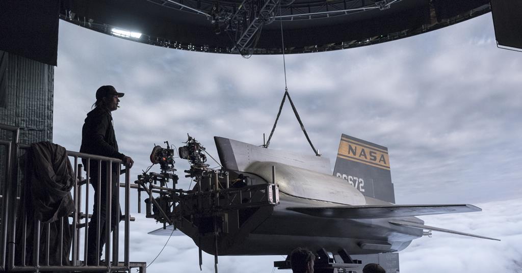 'First Man' cinematographer Linus Sandgren on creating the film's ...