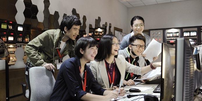 Caught In The Web | Reviews | Screen