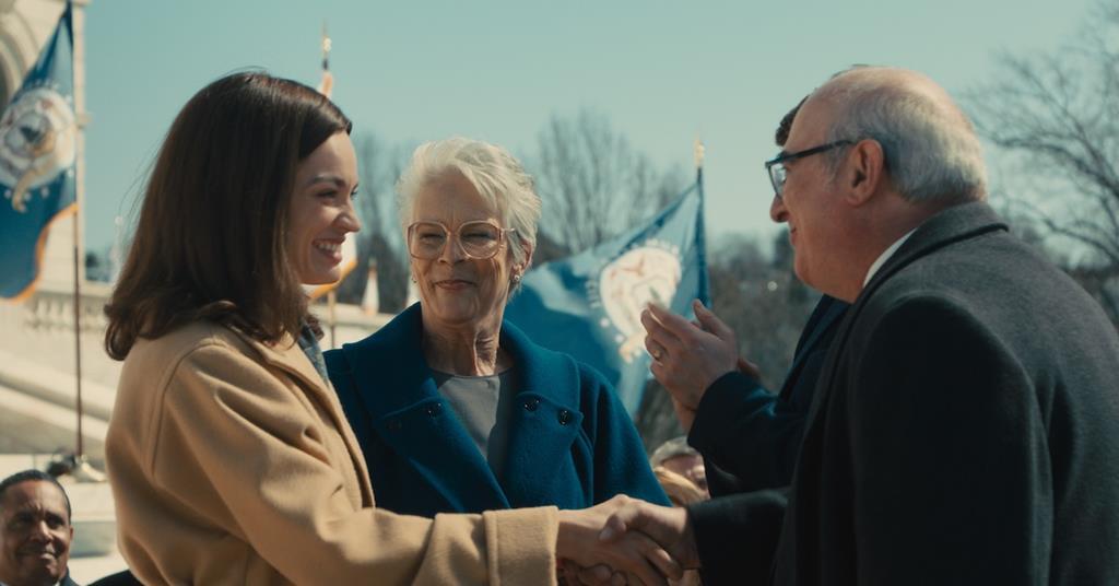 ‘Ella McCay’ review: Emma Mackey and Jamie Lee Curtis elevate ...