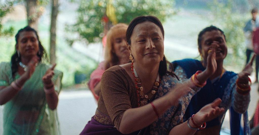 ‘Elephants In The Fog’ review: Sensitive, stirring debut is set at the ...