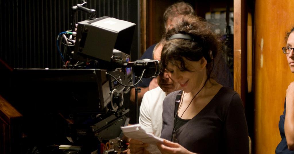 Vamps | Features | Screen