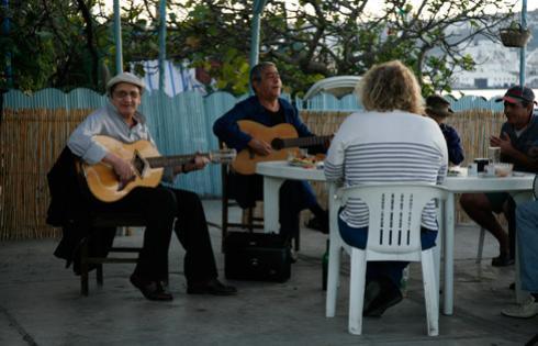 El Gusto | Reviews | Screen