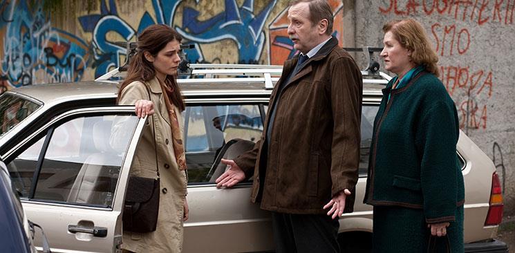 A Stranger | Reviews | Screen