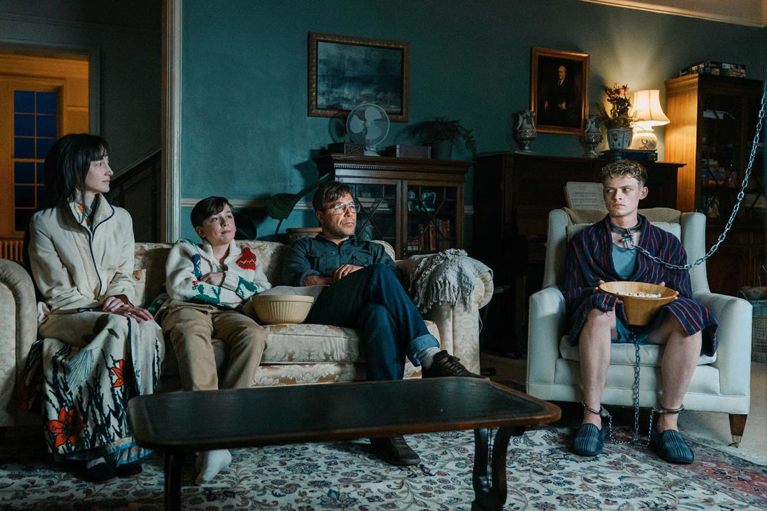 ‘Good Boy’ review: Stephen Graham and Andrea Riseborough anchor off ...