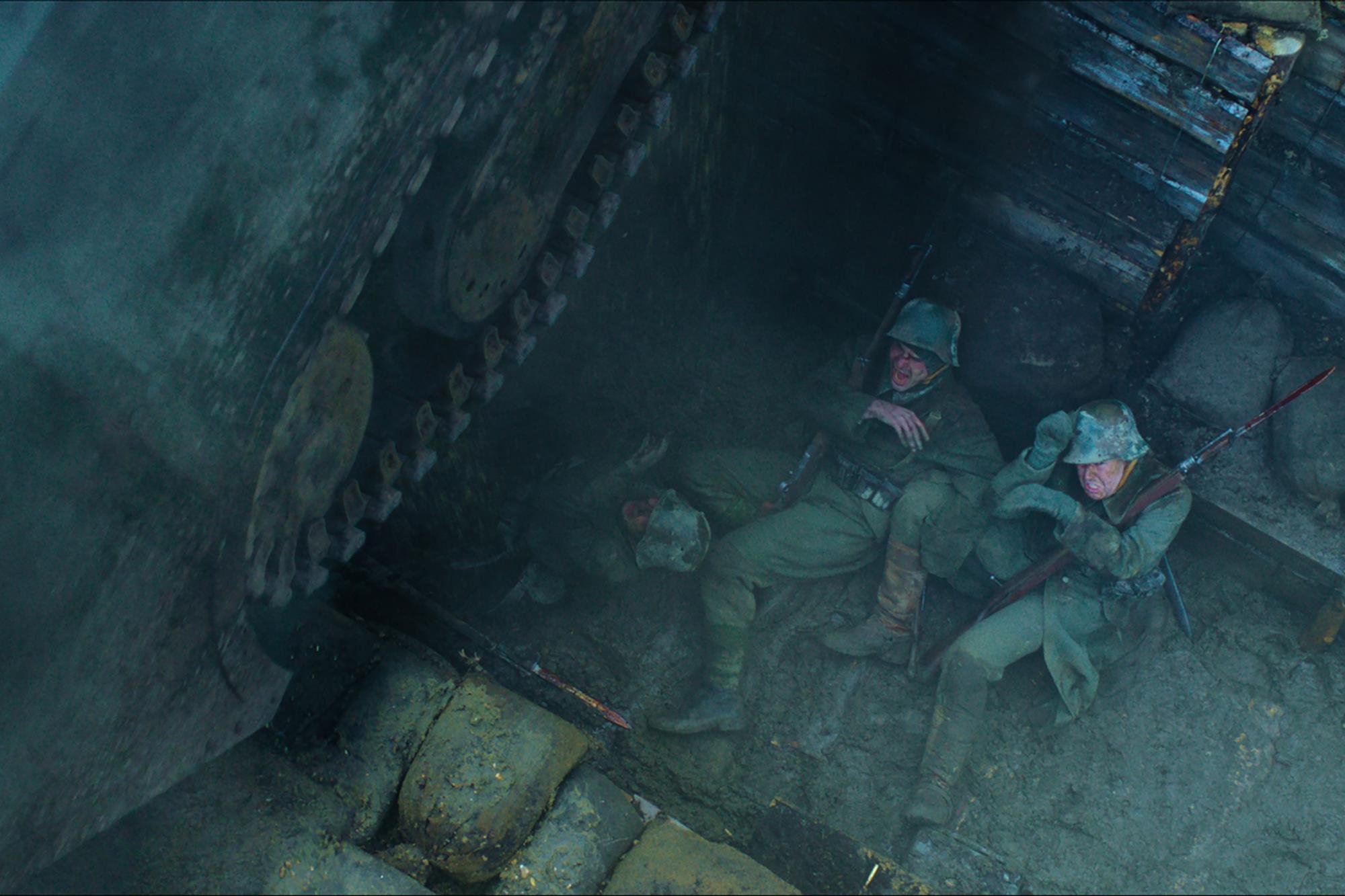 Edward Berger breaks down four key scenes from ‘All Quiet On The ...