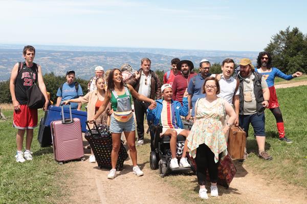French box office rebounds in May as ‘A Little Something Extra ...