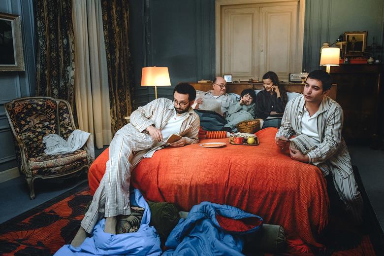 ‘The Safe House’ review: Cluttered 1960s Paris-set chamber piece ...