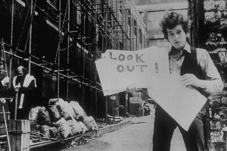 How James Mangold avoided “standard biopic tropes” in Bob Dylan film ‘A ...