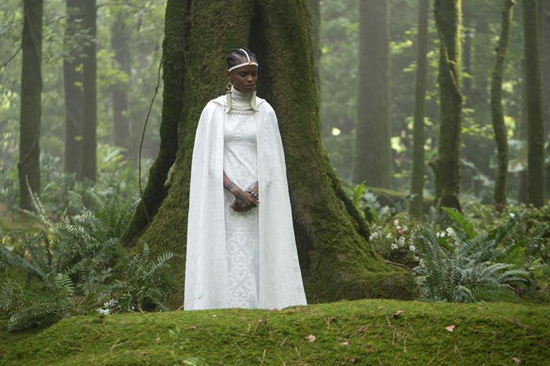 How Ruth E Carter pays tribute to T’Challa through the outfits in ...