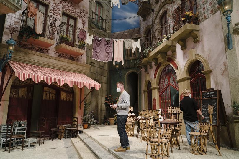 Creating the look of ‘Poor Things’: flying trams, Belle Époque ...